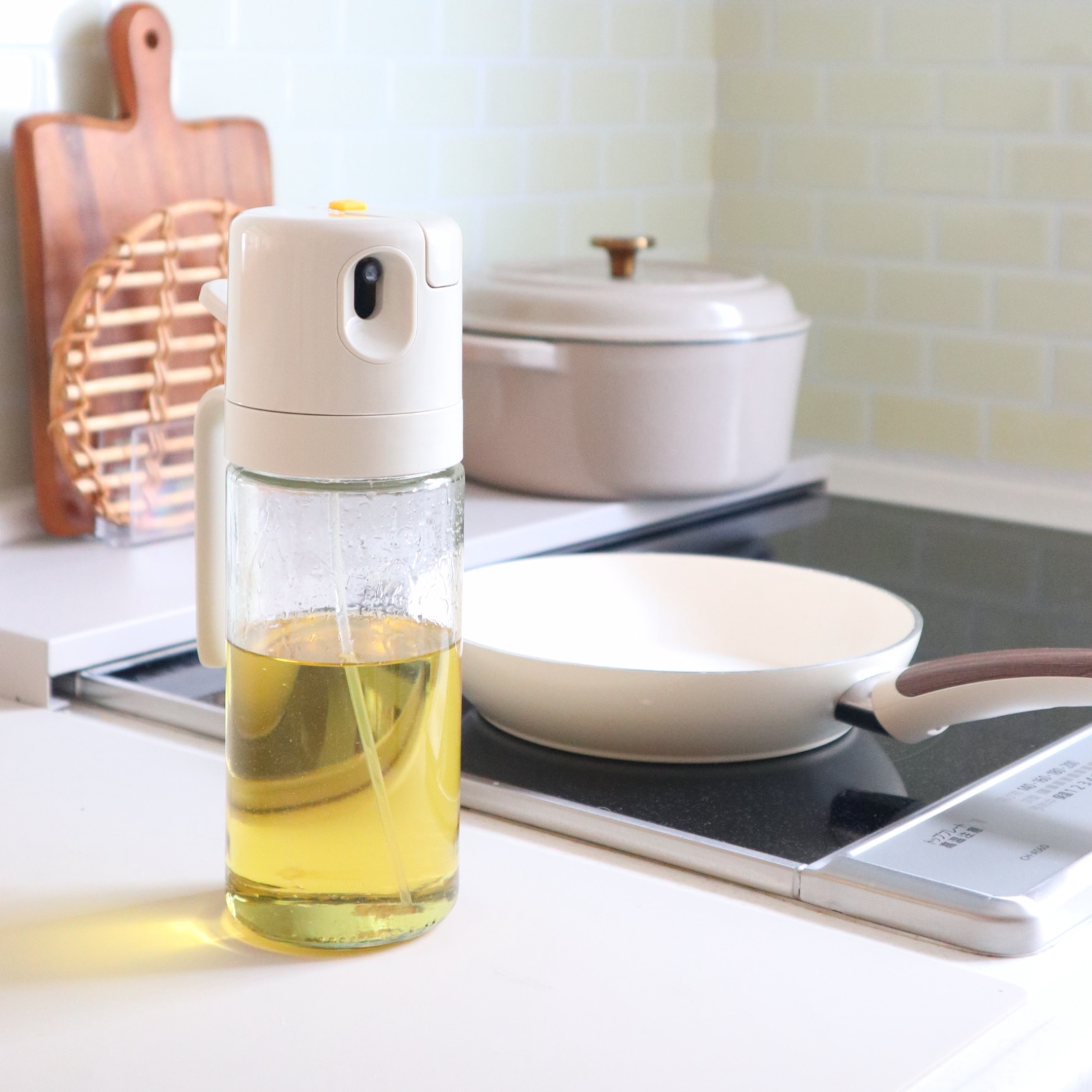 【6%OFFクーポン】2way オイルスプレー オイルボトル 自動開閉 550ml 液だれしない オリーブオイル スプレー 霧吹き 料理用 油 ドレッシング サラダ油 調味料入れ ビン 酢 ...