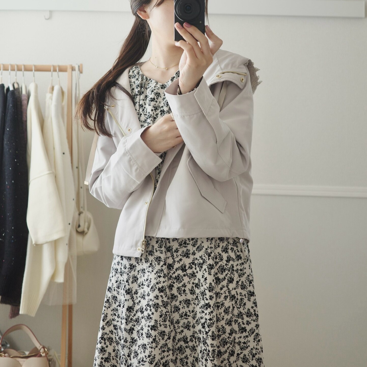 フードフラワーレース付きマウンテンパーカー【calloe カローイ】tocco closet(トッコクローゼット) ※ ブラック グレージュ ...