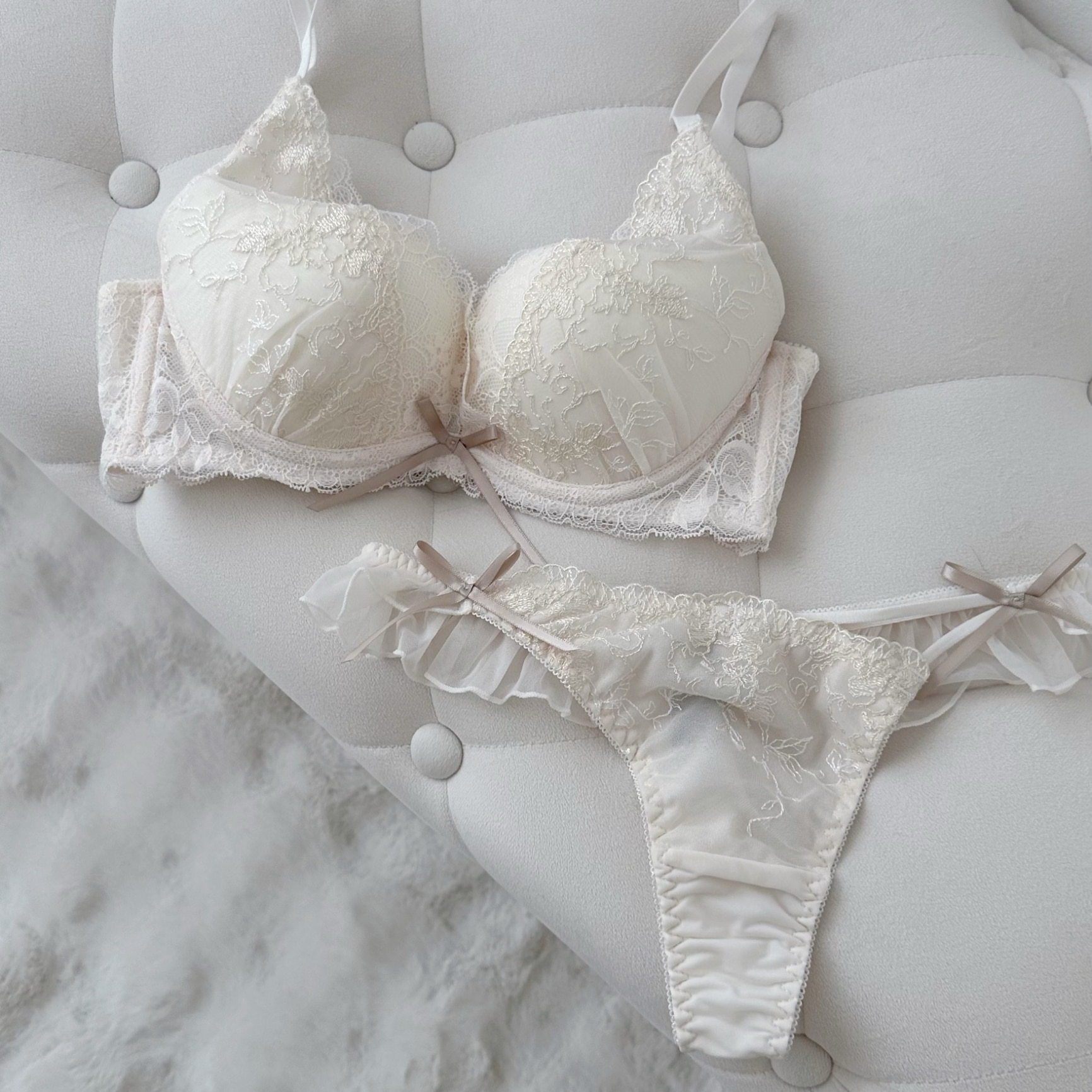 【最大20％OFFクーポン】《限定カラー》痛くない脇高谷間ブラ＆ショーツ〜Leeneシリーズ〜 フルールシャワーカシュクールブラ補正ブラ 谷間 ブラ 脇高 ブラジャー Tバック 上下セット ...