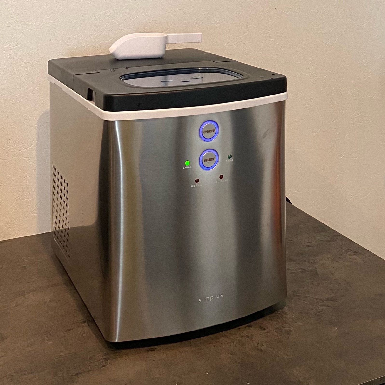 simplus シンプラス 製氷機 SP-CED01 製氷機 家庭用 高速 レジャー アウトドア バーベキュー 釣り レジャー アイスメーカー 氷【送料無料】【レビュー報告で氷クリーン】