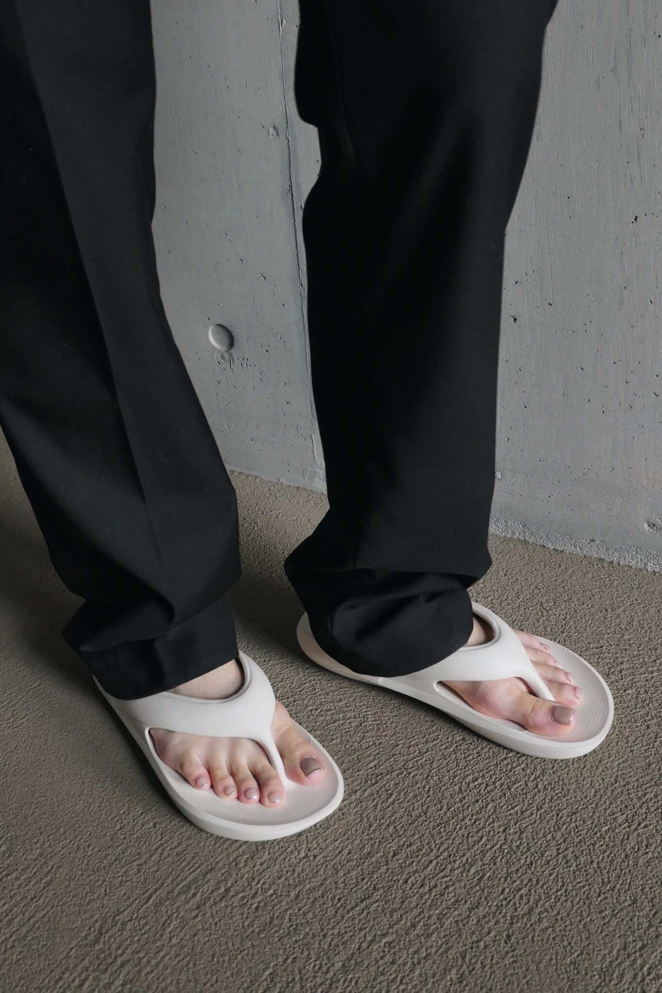 お得な割引クーポン発行中!【ニューバランス 5601V2 フリップフロップ サンダル】NEW BALANCE REBOUND FLIP-FLOP IVORY sd5601iv2 レディース ...