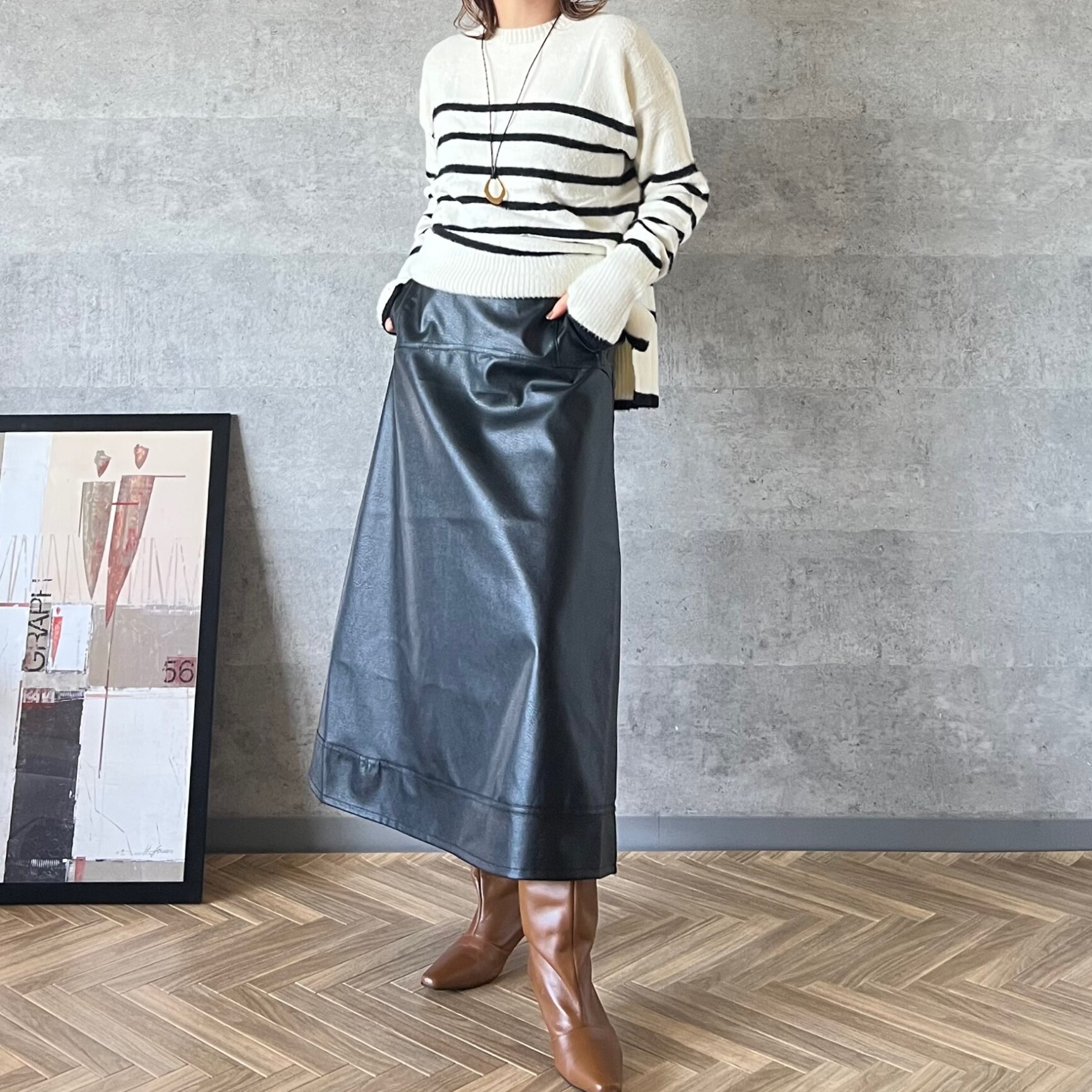 【送料無料】フェイクレザー切り替えスカート ☆ スカート フェイクレザー フレアシルエット 前後切り替え フェミニン シンプル こなれ感 ピエロ XC4