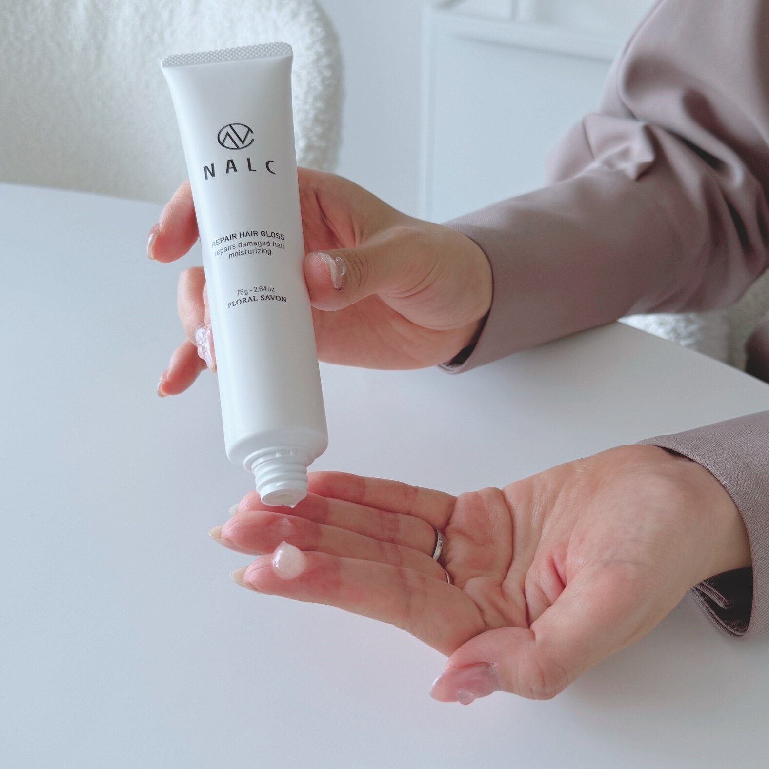 【今だけP20倍!】【ブランド累計30万本】洗い流さないトリートメント ヘアオイル 無添加 NALC ナルク 【真珠ラメの効果 × ダメージ補修 成分が うるツヤ髪 へ導く】アウトバス リペア ...