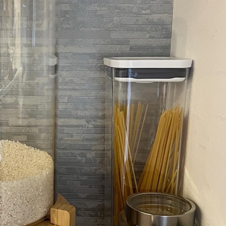 【365日出荷＆当店限定特典付】OXO オクソー ポップコンテナ スモールスクエア ミディアム 1.6L 11233900 保存容器 プラスチック 密閉 調味料 食品 保存 キャニスター ...