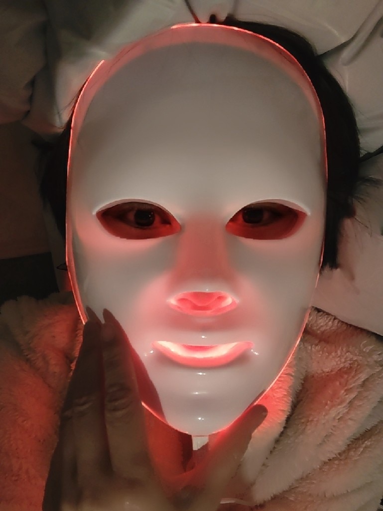 【訳あり】【自宅で簡単リフトケア】 美顔器 LINKA 7色LED 美容マスク リフトアップ 引き上げ エイジングケア マスク 美顔機 LED 光エステ 光美容 フェイス クマ 老け顔 ...