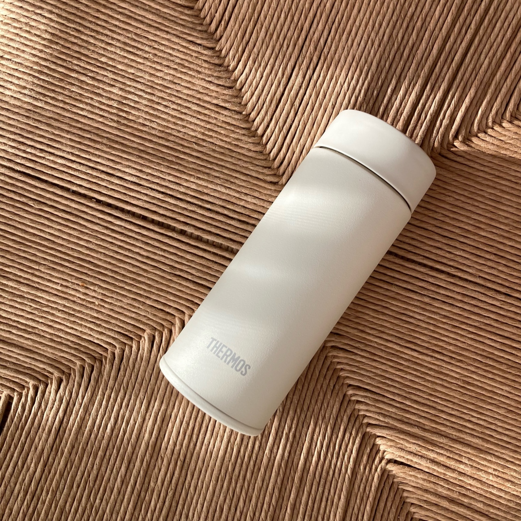 新発売 サーモス 真空断熱ケータイマグ 水筒 JOQ-351 350ml 保冷 保温 食洗機対応 スポーツドリンク対応 ワンタッチ 大人 子供 直飲み ステンレス キッズ