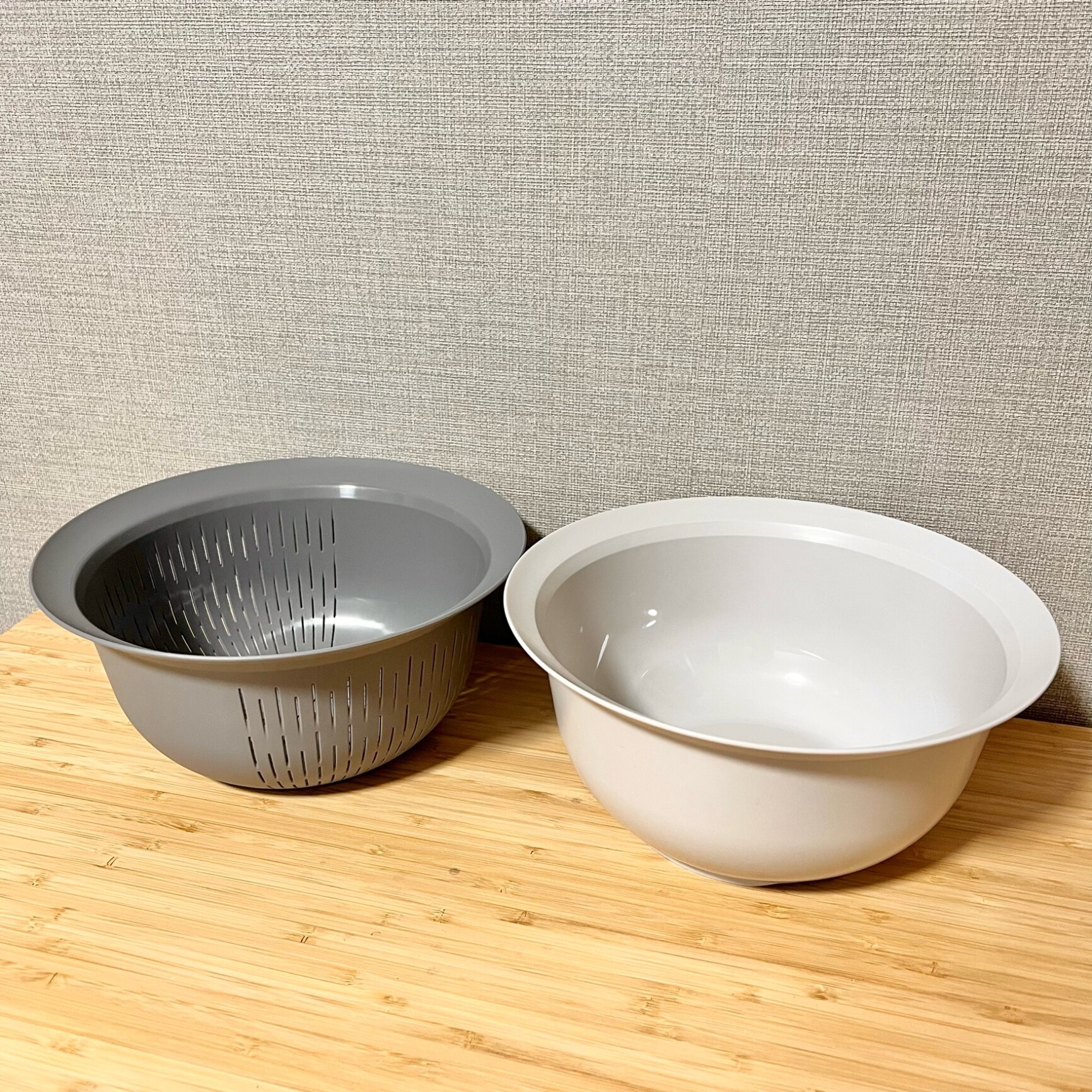 【KEYUCA公式店】ケユカ しっかりつかめるフチ付 ザルボウルセット[キッチン用品 調理器具 電子レンジ対応 食洗機対応 縦スリット 無地 シンプル おしゃれ ザル ボウル セット かわいい ...