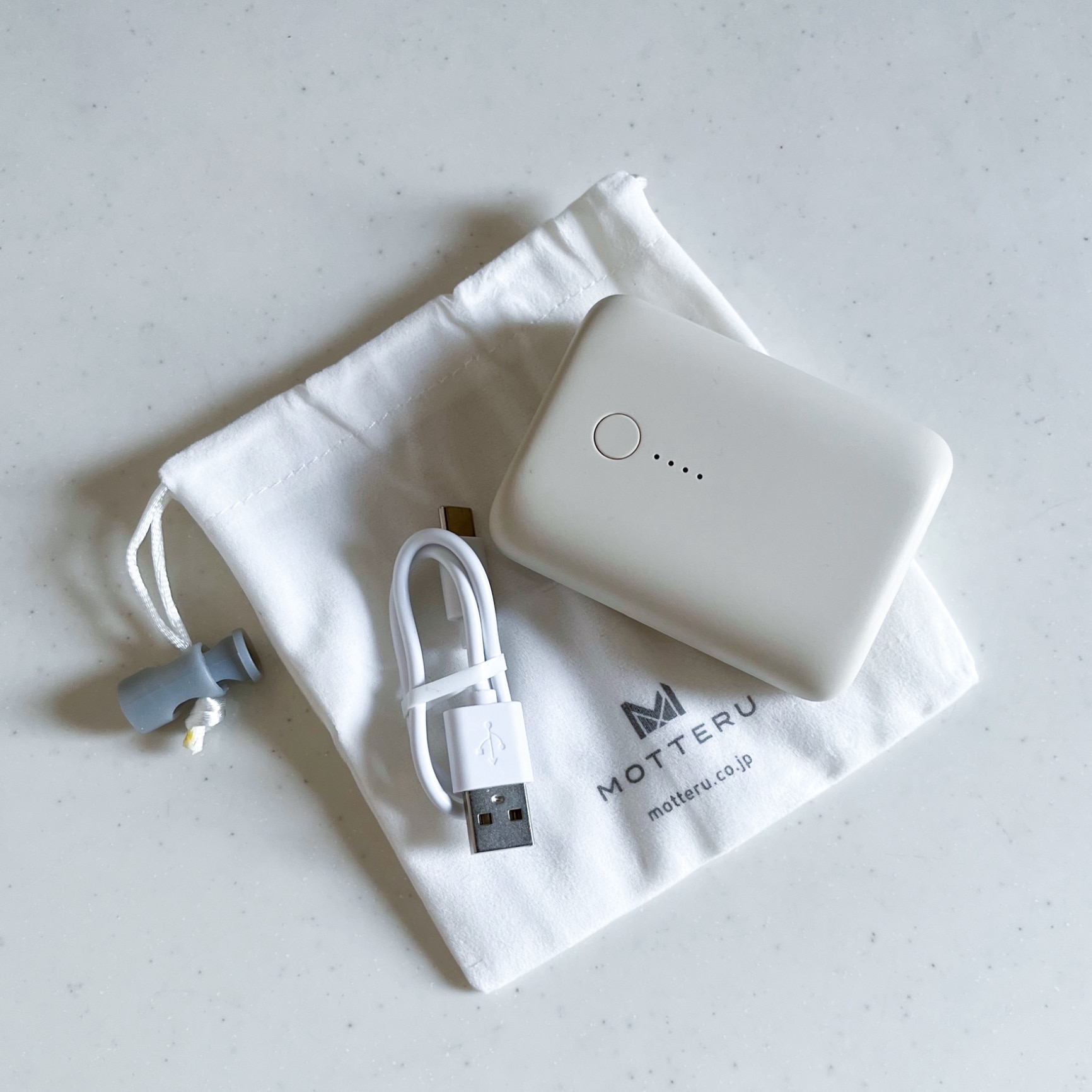 MOTTERU (モッテル) モバイルバッテリー 10000mAh PD18W 対応 国内最小最軽量クラス2020年9月時点 機内持込み 大容量 Type-C入出力Type-A出力 PSE認証 ...