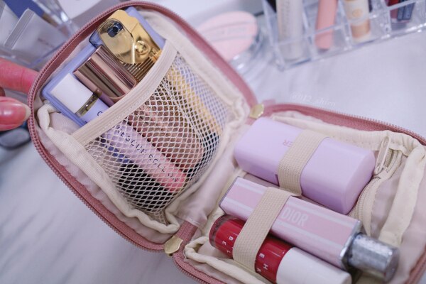 【公式】ラブクロム K24GPバングスコーム ゴールド 折りたたみコーム くし クシ LOVECHROME K24GP BANGS COMB Gold とかすだけでさらツヤ髪へ ダメージレス ...