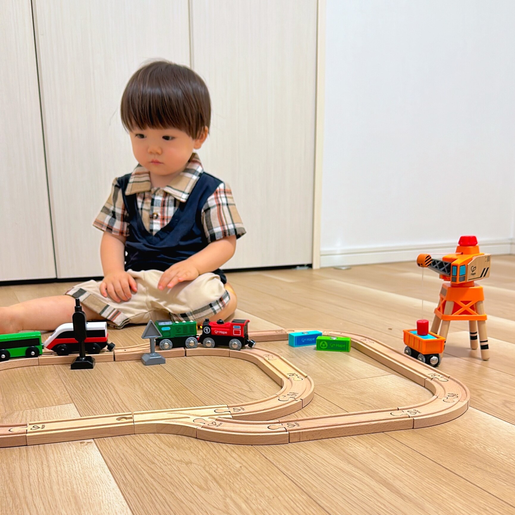 Hape(ハペ) クレーン付き踏切レールセット E3732