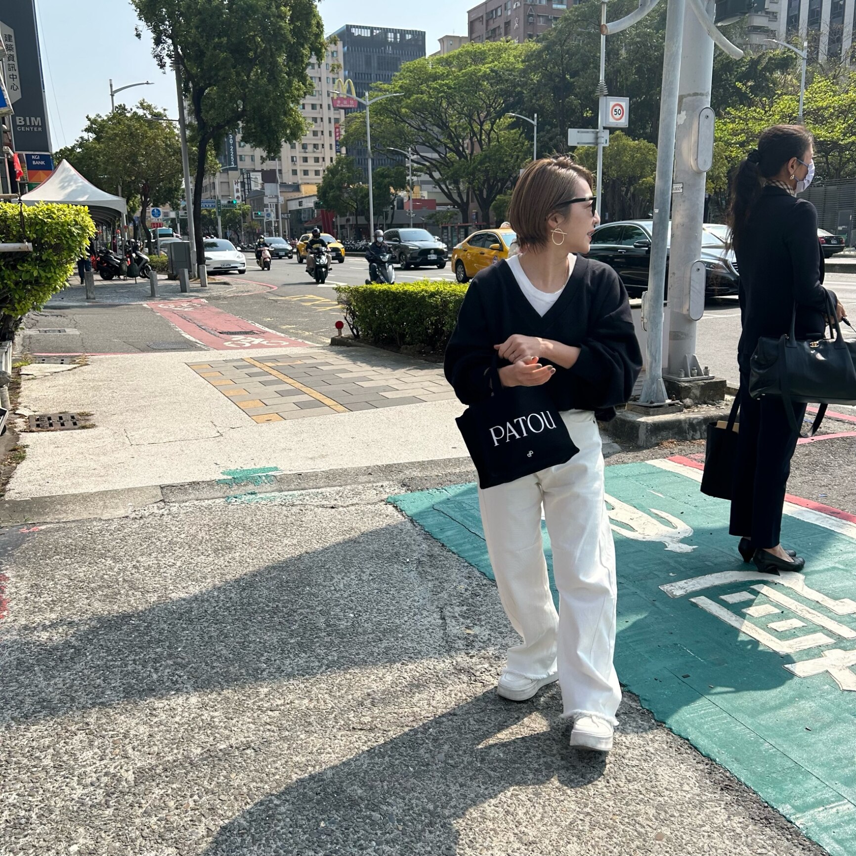 セール★1990円→1690円 スウェット レディース トレーナー Vネック プルオーバー クロップド丈 裏毛 シンプル 無地 GC メール便不可 24ss coca コカ