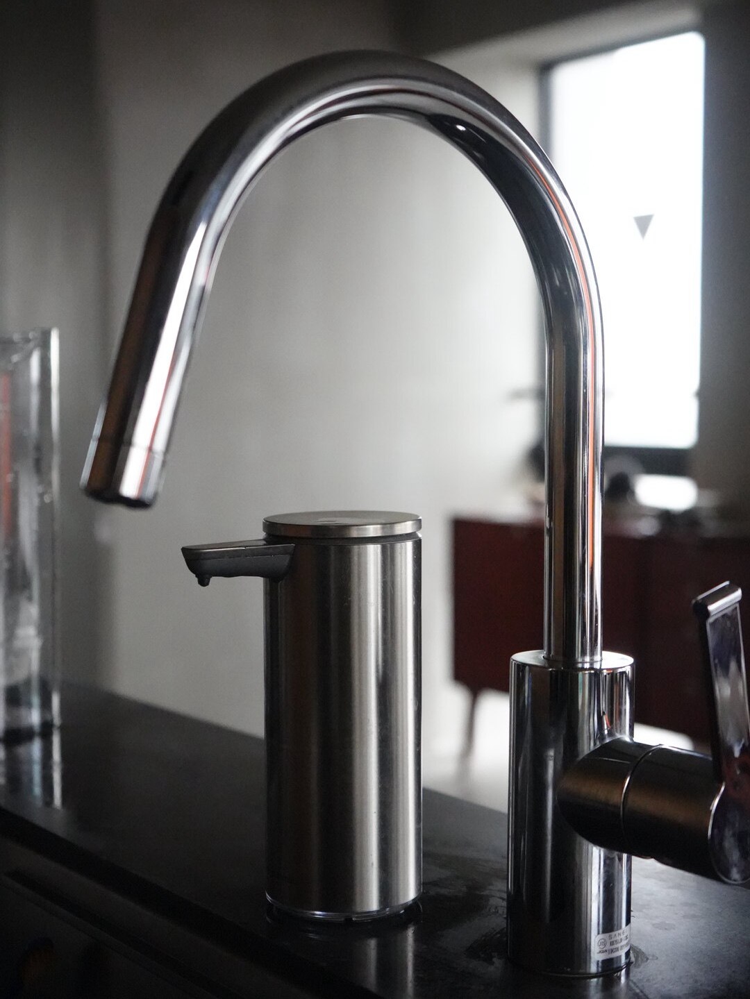 【楽天1位】ソープディスペンサー センサーポンプソープディスペンサー simplehuman シンプルヒューマン 266ml 自動 防水 ...