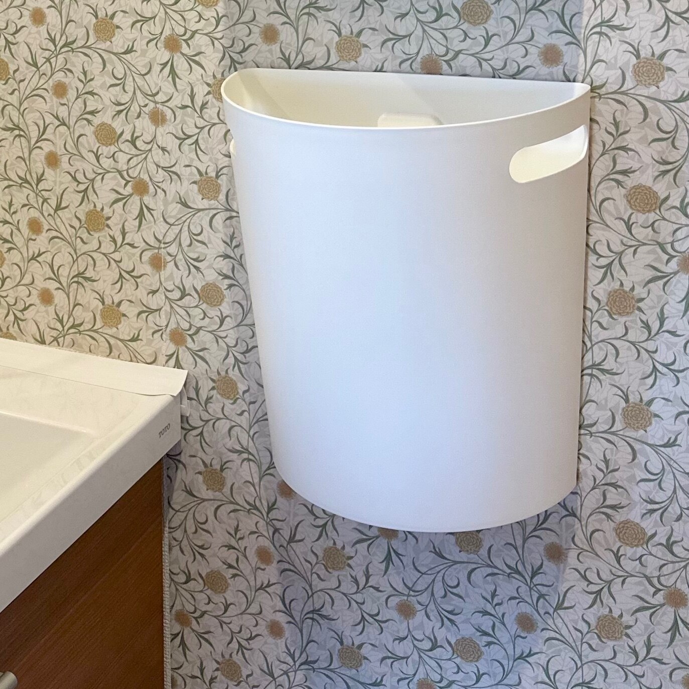 壁掛けダストボックス 9L 伊勢藤 メルナ I-525 / 日本製 ゴミ箱 分別 プラスチック製 フタなし フック付き 取っ手付き ホワイト ブルー ブラウン Meluna 便利