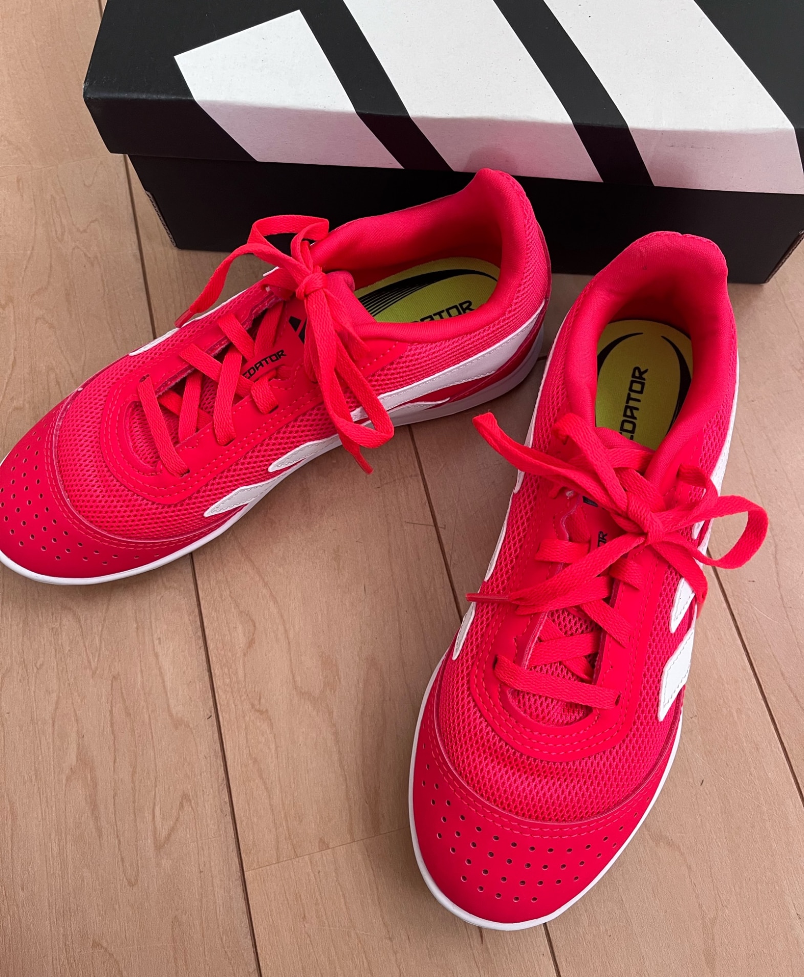 【お得なクーポン発行中】 アディダス adidas キッズ ジュニア サッカー フットサル シューズ トレーニング インドア PREDATOR ...