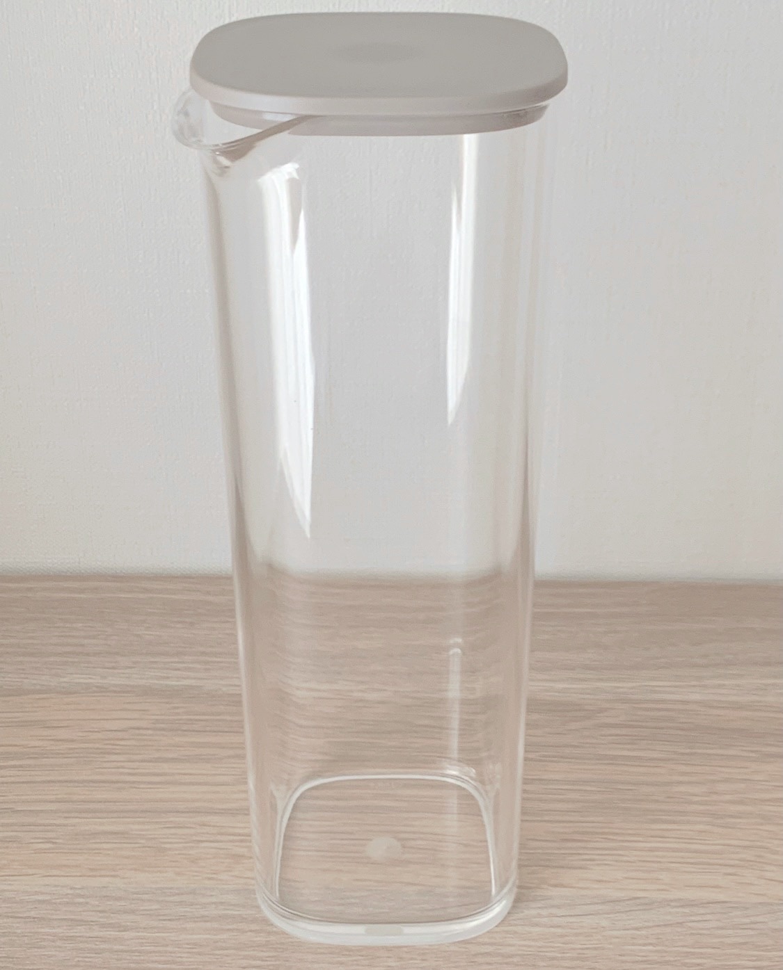 【2000円以上の商品ほぼ送料無料！】KINTO キントー OVA ウォーターカラフェ 1L 冷水筒 耐熱 冷水筒 ピッチャー ピッチャー 1リットル 四角形 カラフェ ブラック シンプル ...