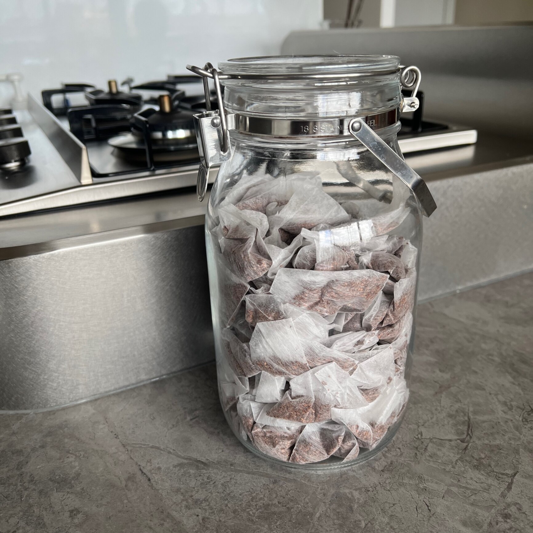 【当日出荷！営業日朝8時までのご注文分】Cellarmate（セラーメイト）取手付密封びん 2L #12 星硝