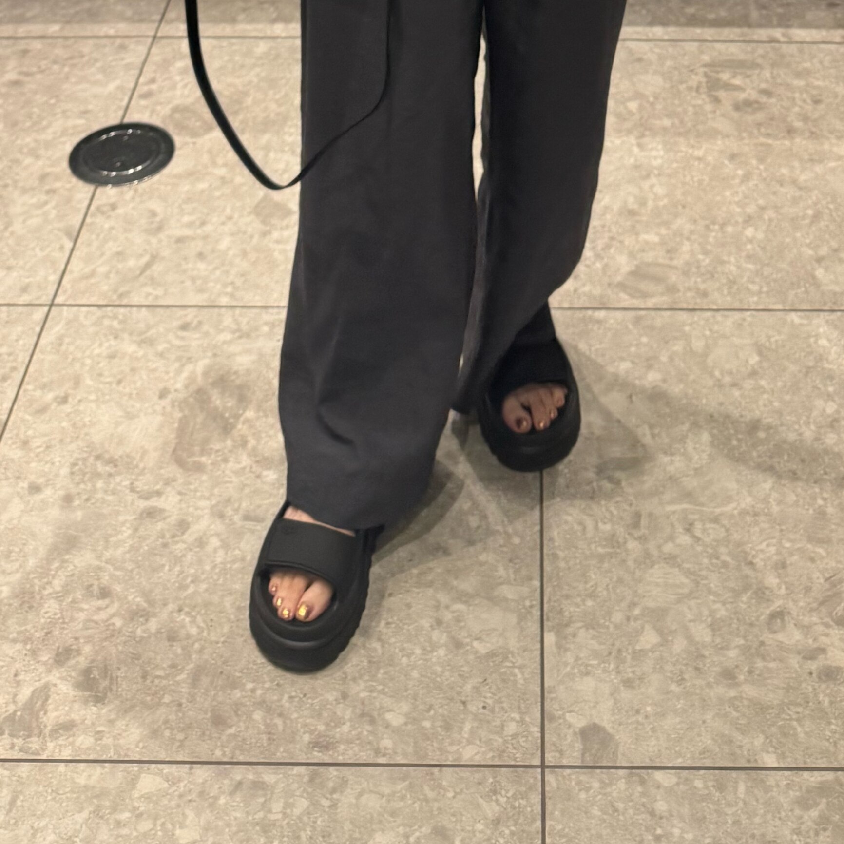 大きいサイズ アグ UGG EVAサンダル GoldenGlow 1152685 ゴールデングロウ 2025 SS 送料無料 サンダル レディース 女性 靴 厚底 スライド ブランド 軽い ...