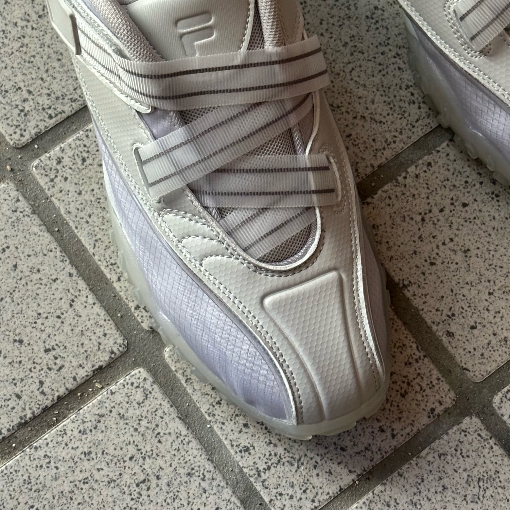 1XM02356G050FILA x OJOS ECHAPPE VC Grey / Grey / Greyユニセックス メンズ レディース ...