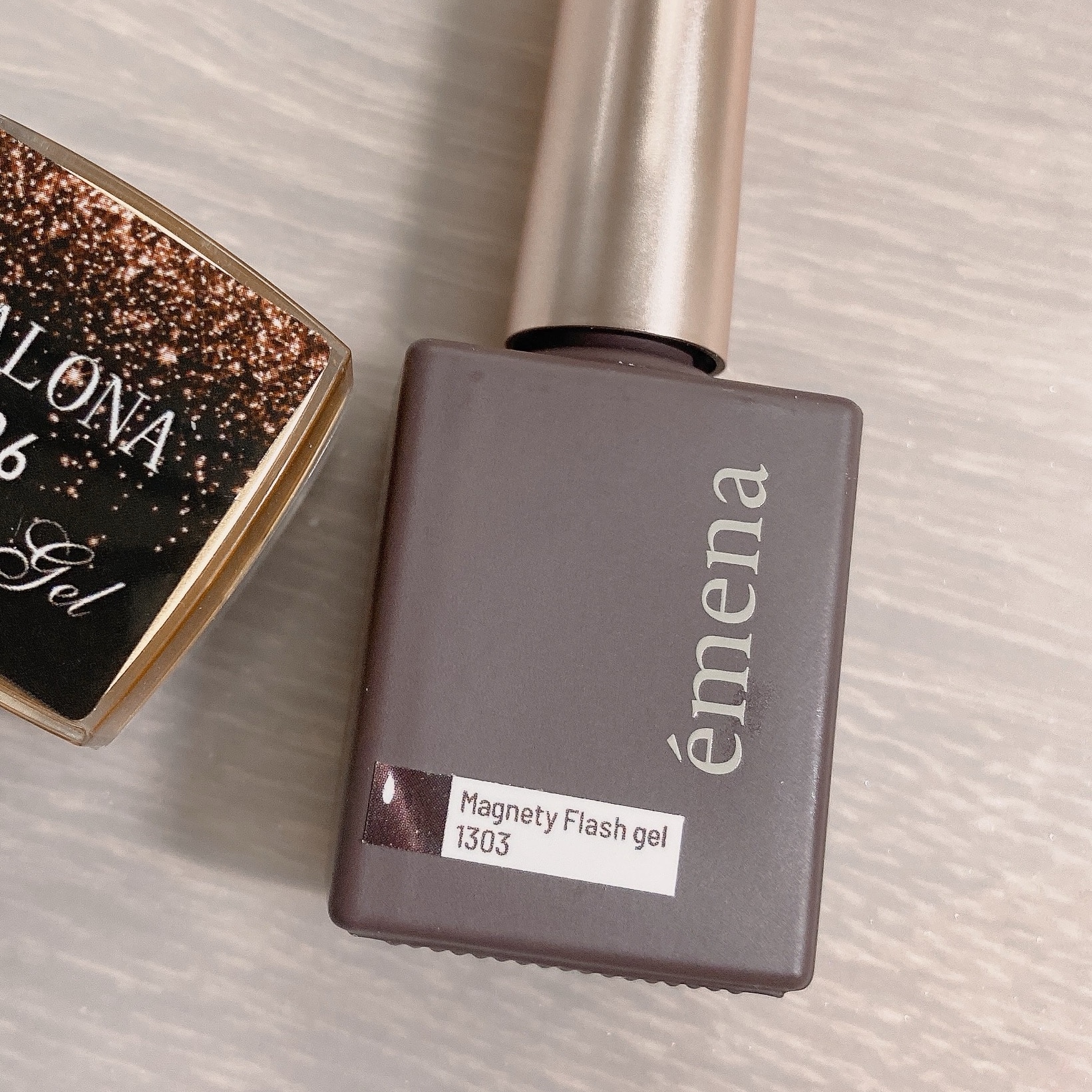 emena エメナ Magnety Flash gel マグネティフラッシュジェル 8g 全5色[1300〜1304]ジェルネイル マグネットジェル フラッシュジェル 【ネコポス対応】