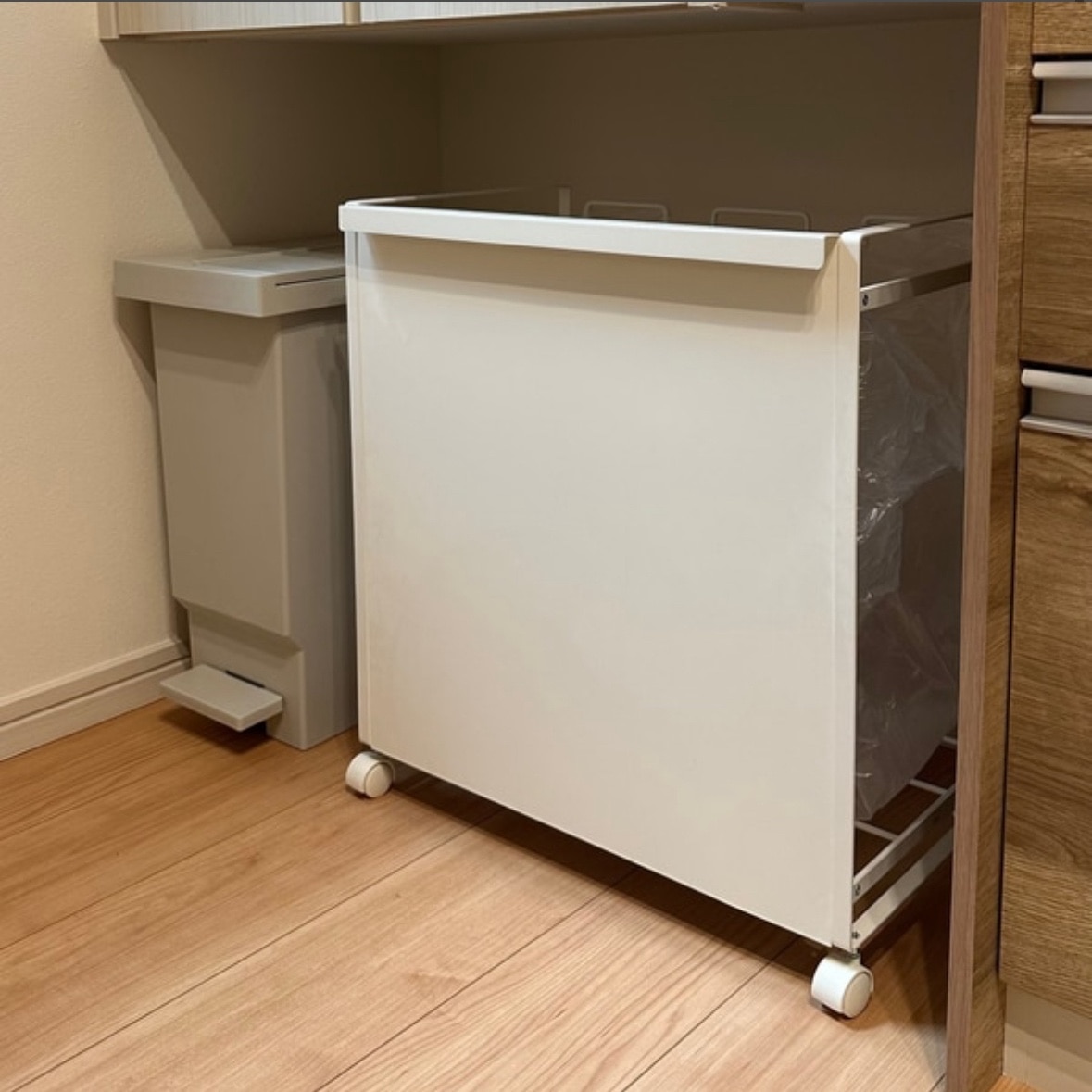 【POINT5倍】tower 山崎実業 目隠し分別ダストワゴン タワー 3分別 4903208043328【宅配便対象】山崎実業 yamazaki 正規 公式 おしゃれ シンプル モノトーン ...