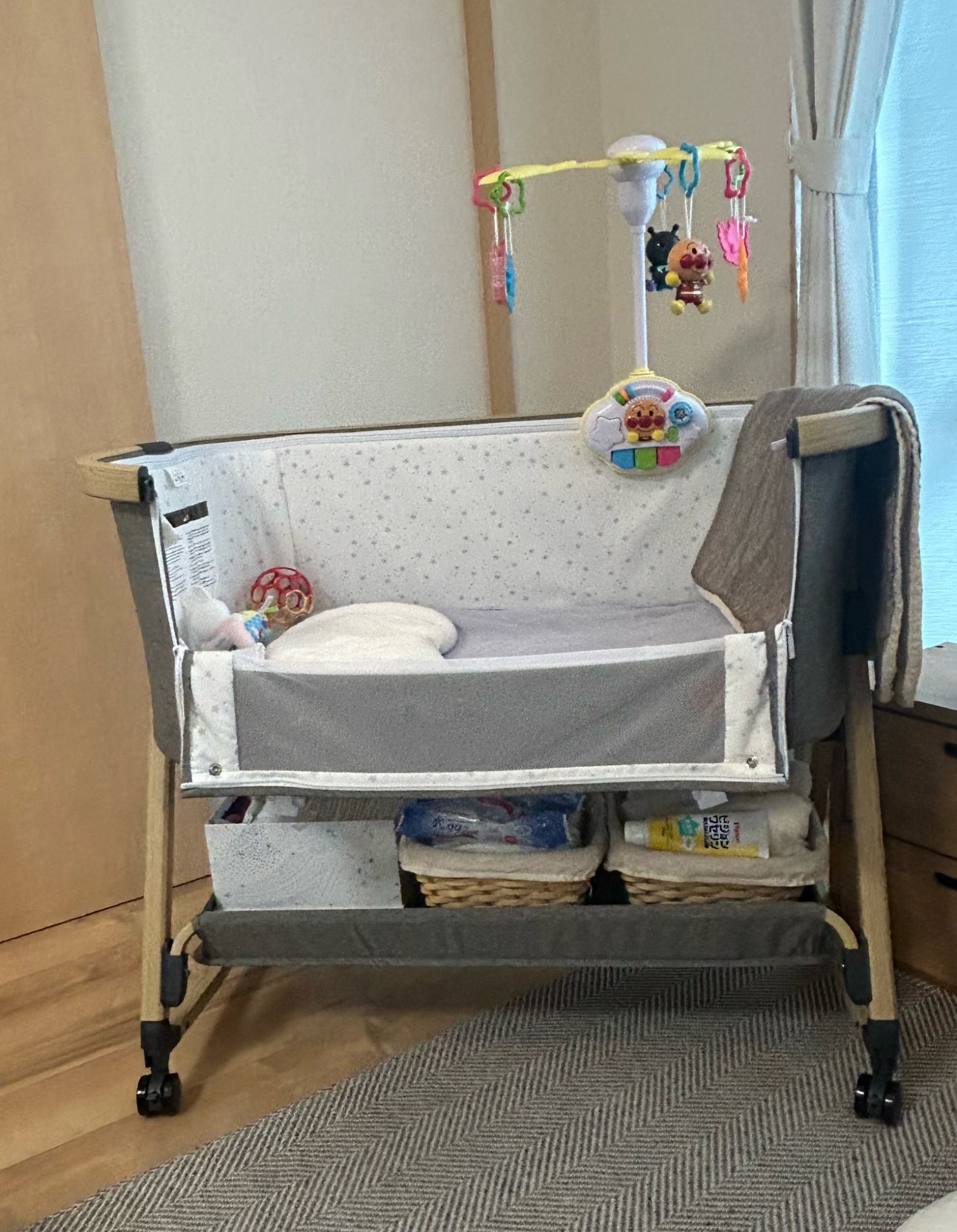 【マラソン期間！2000円OFFクーポンあり！】Nijakise ベビーベッド HZDMJ 赤ちゃん 折りたたみ 添い寝ベッド 揺りかご 高さ調節可能 キャスター付き ストッパー付き 大容量 ...