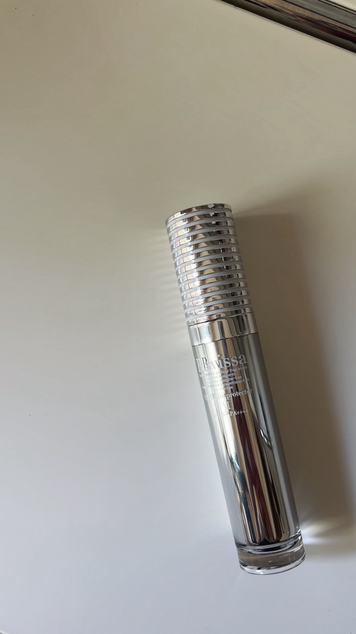 【国内正規品】ラヴィーサ UVホワイトプロテクター 35g 日焼け止め SPF50 PA++++ 日焼け止め Ravissa ALEN 無添加 ポンプ 化粧下地 透明感 美容液 ラヴィーサ ...