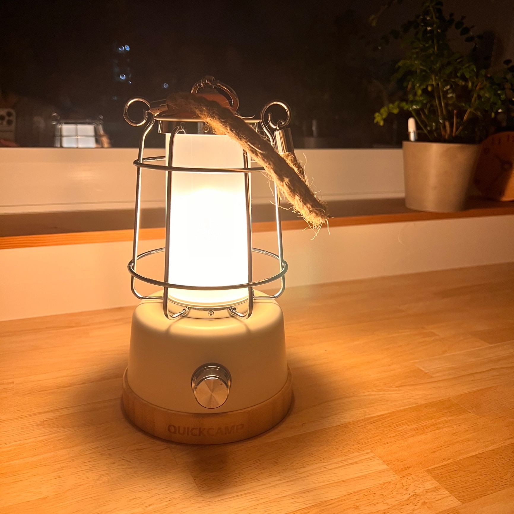 クイックキャンプ QUICKCAMP LEDランタン メノーラ 充電式 ホワイト QC-LED370 WH