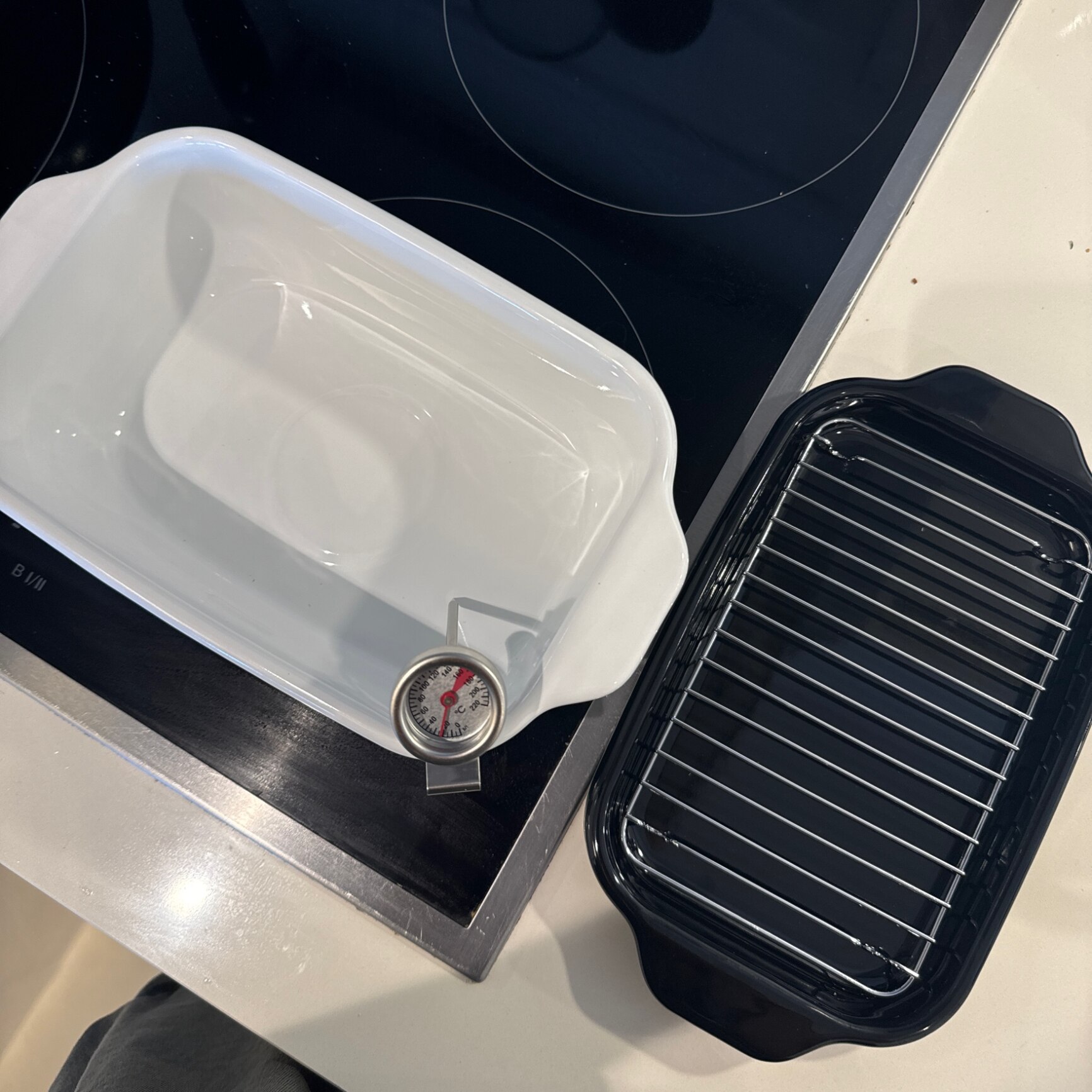 [選べる特典付き] 富士ホーロー 角型天ぷら鍋 IH対応 温度計付き 揚げ網 バット付き TP-20K.W .LG.VA【 天ぷら鍋 ホーロー ミニ 角 スクエア 少ない油 四角 揚げ鍋 ...