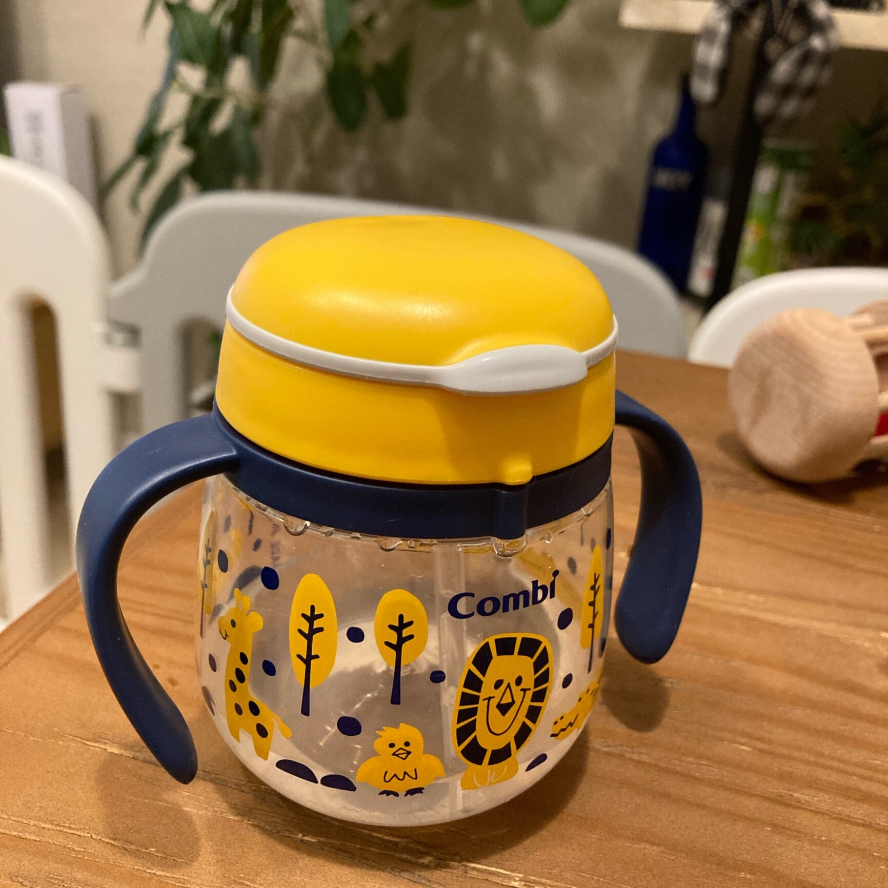 スーパーSALE先着クーポン配布！コンビ(Combi) ラクマグ 漏れないストロー / ドナルドダック340ml モンポケ340ml らいおん240ml 出産祝い お祝 ベビーギフト 贈り物 ...