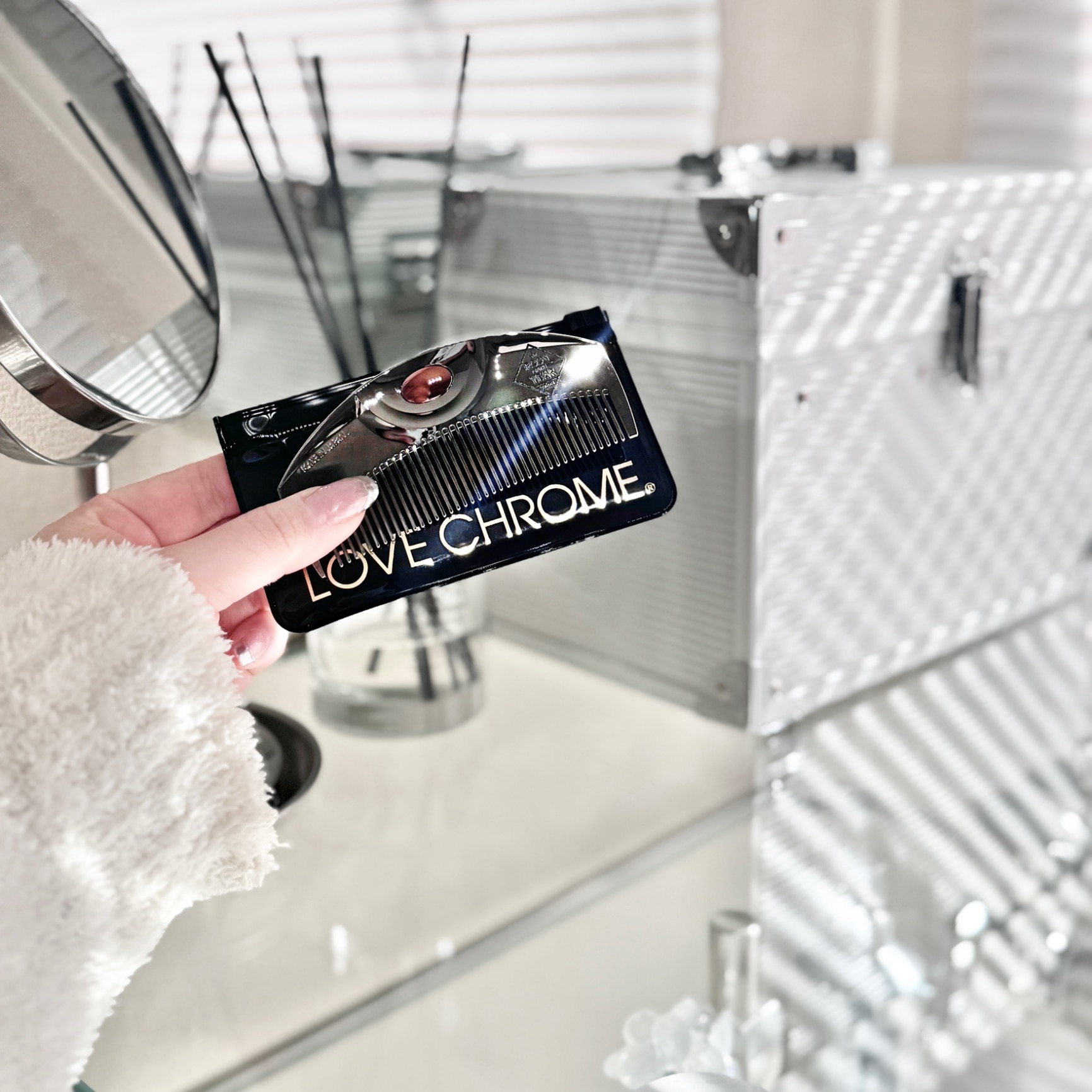 【公式】ラブクロム (R)PGツキ プレミアムブラック 美髪コーム くし クシ LOVECHROME PG TSUKI Premium Black とかすだけでさらツヤ髪へ ダメージレス ...