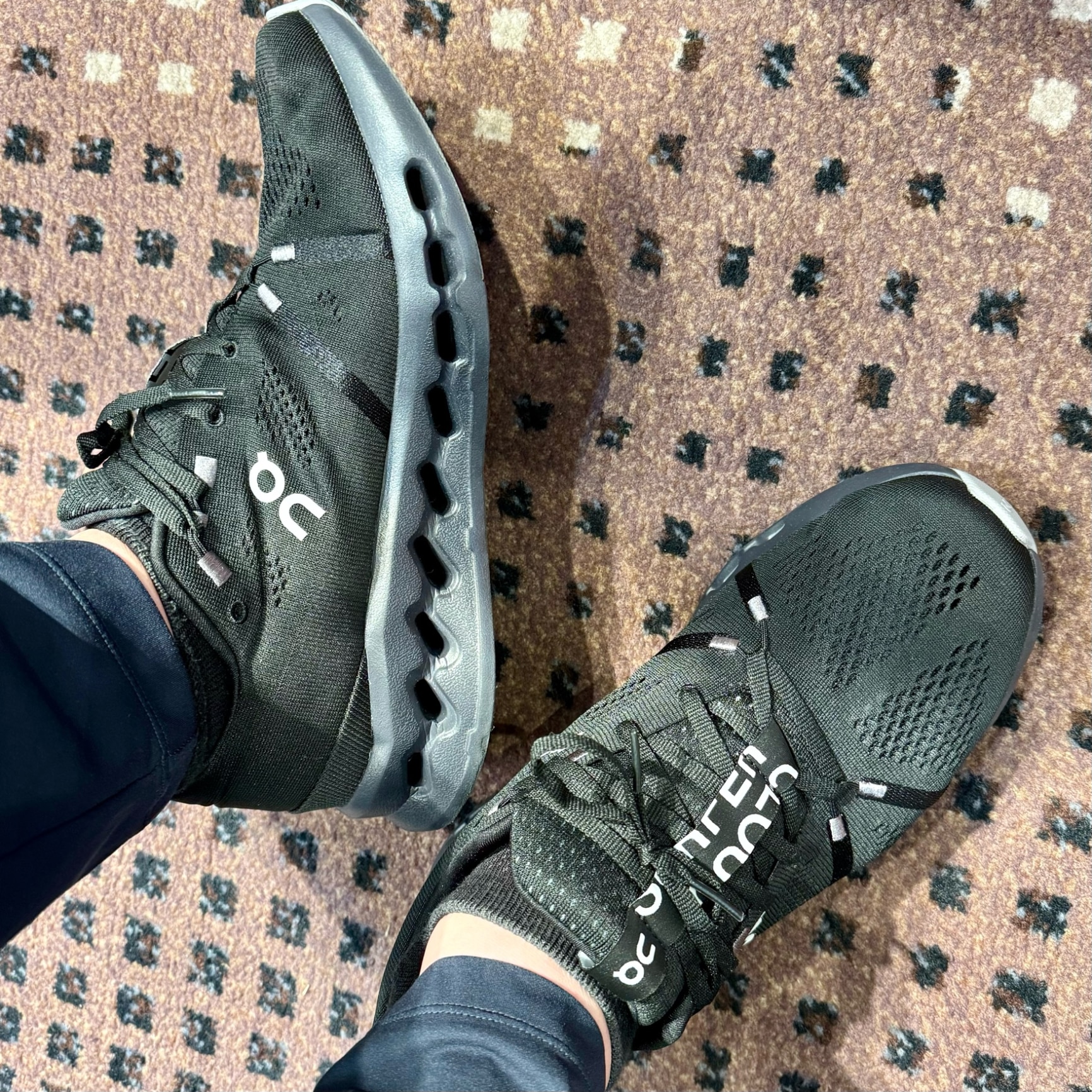 【10％OFF！今がお買い得です！】オン On Cloudsurfer クラウドサーファー メンズ ランニングシューズ ランシュー ロード ...