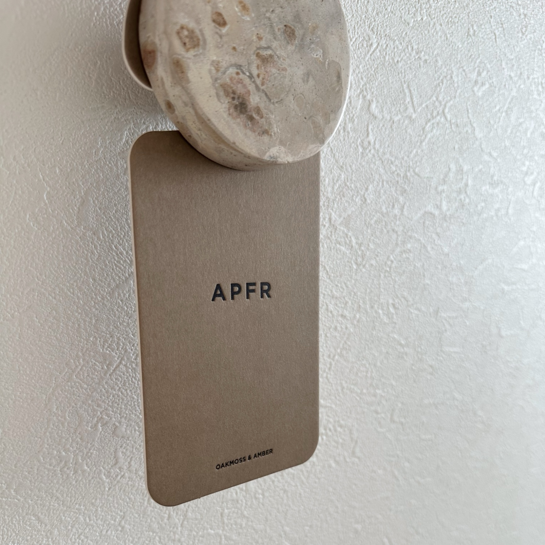 APFR アポテーケフレグランス クローゼットタグ エアーフレッシュナー ドアノブ クローゼット タオルハンガーなどに 吊り下げ 芳香剤 部屋 プレゼント ギフト CLOSET TAG ...