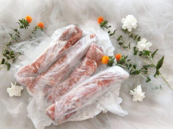 国産豚ヒレブロック約1.8kg(1,850～1,950g)【送料無料】3～4本 訳アリ 整形前 スジあり 骨あり 業務用