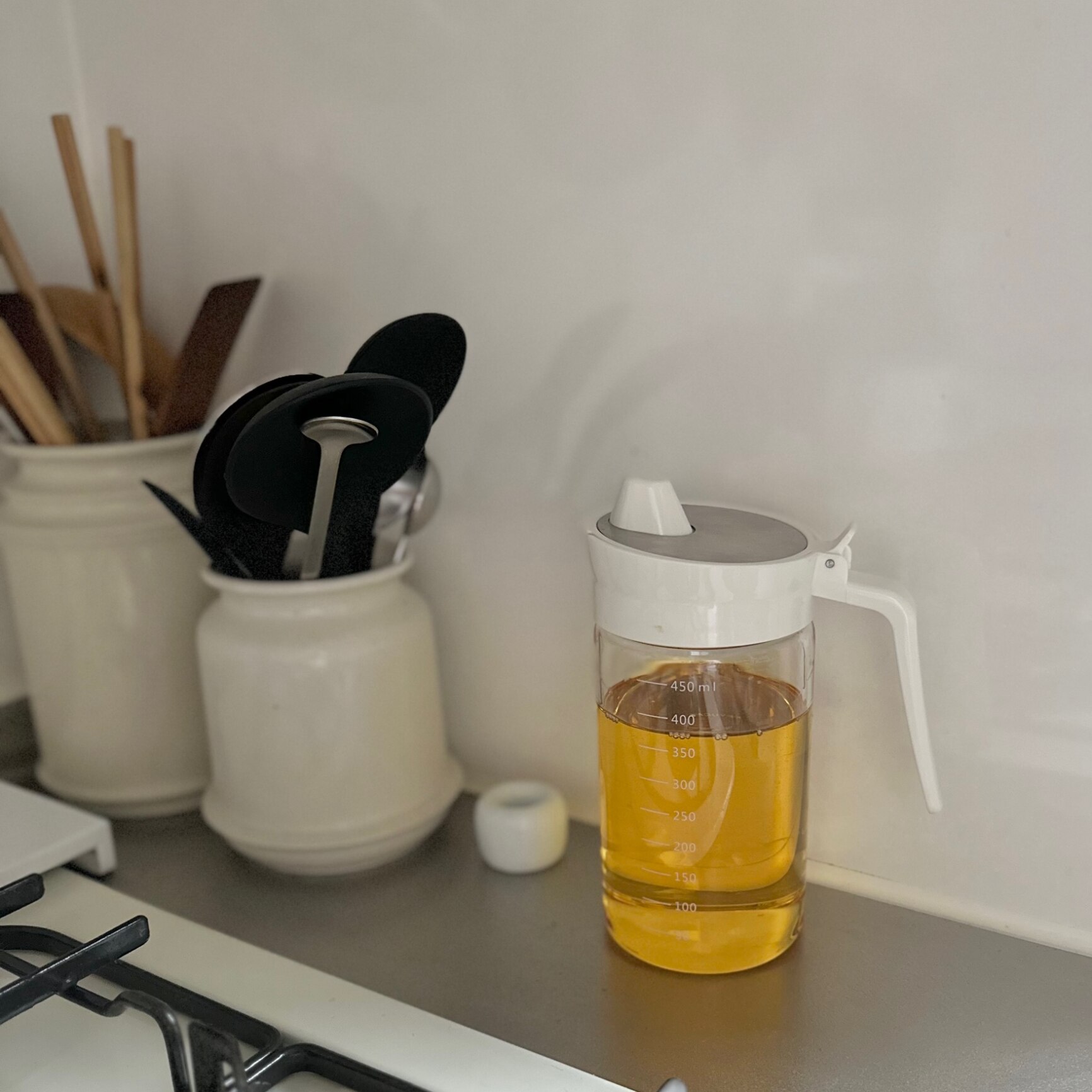 【KEYUCA公式店】ケユカ Relio オイルボトルIV[おしゃれ シンプル デザイン ホワイト オイルボトル キッチン用品 ギフト 液だれしない オリーブオイル 調味料入れ 調味料 液体 ...